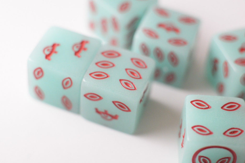 NEW Green Dice with Red Aliens GLOWS Dice Set 6 Sided Bunco RPG D6 16m