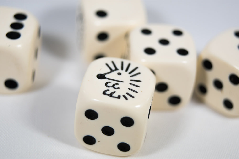 Hedgehog Opaque Dice 16mm D6 Koplow Dice - with Black Pips